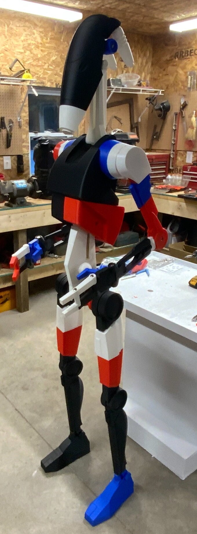 Life-Size Battle Droid! Over 6 Feet Tall! DIY Model Kit! – HalsCollectables